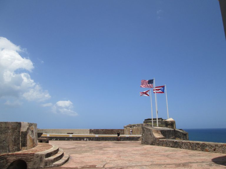 2016-el-morro-flags - Jen There Done That